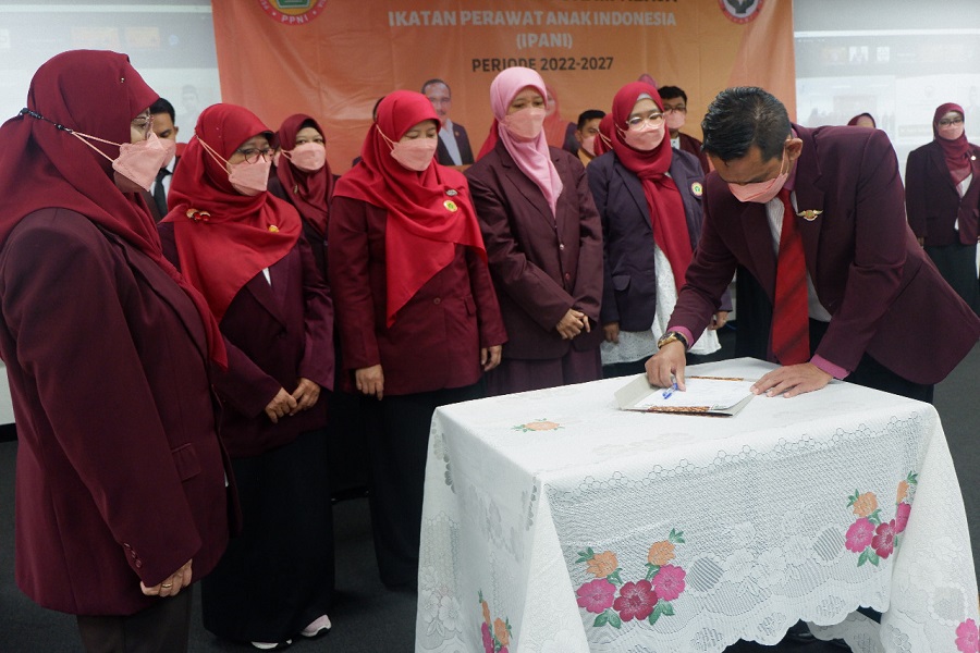 Usai Resmi Dilantik, Pengurus Pusat Ikatan Perawat Anak Indonesia Gelar ...