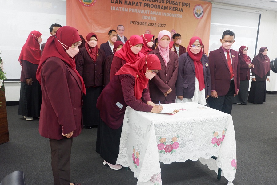 Usai Resmi Dilantik, Pengurus Pusat Ikatan Perawat Anak Indonesia Gelar ...